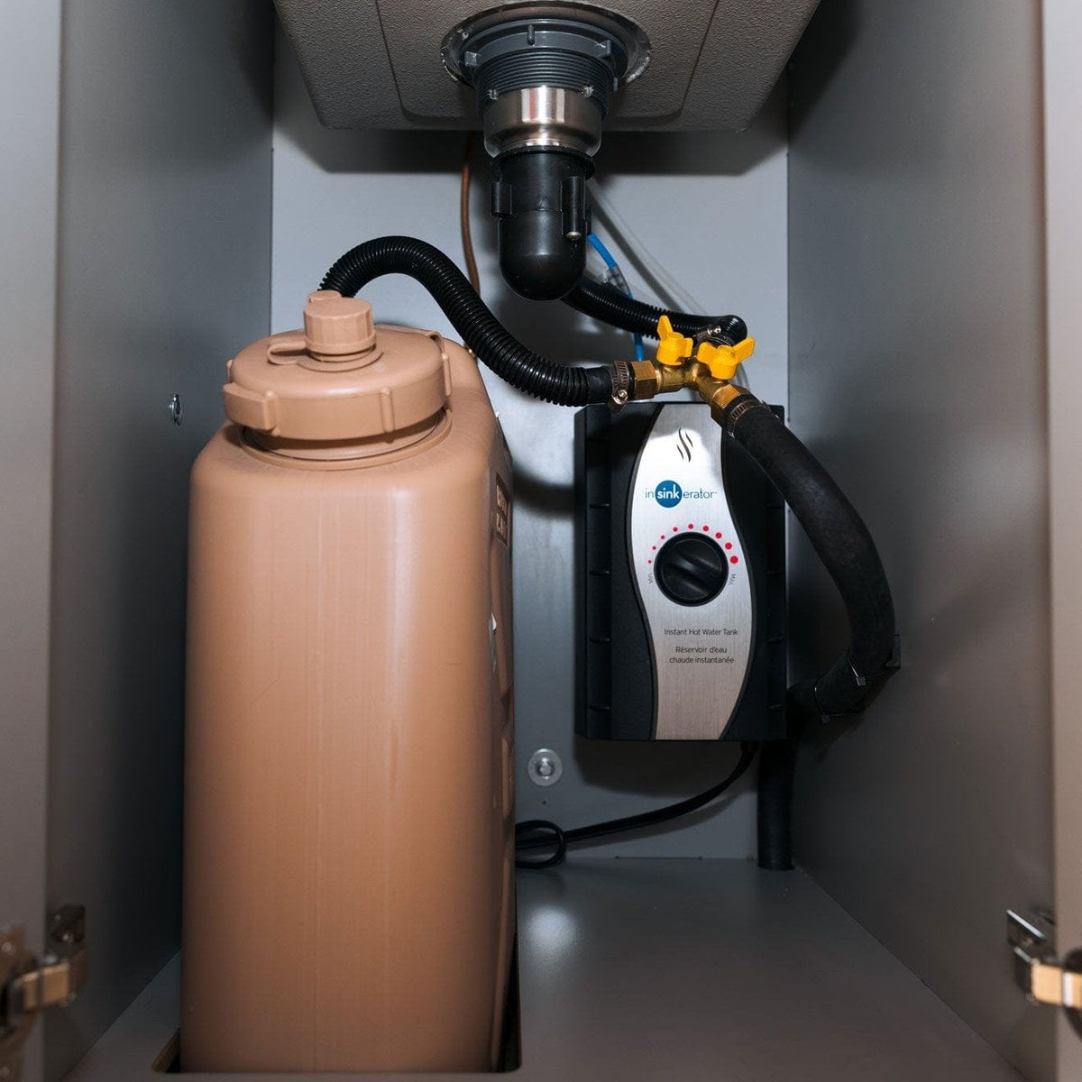Guide to 4x4 Campervan Water Filtration: How to Get Clean Water